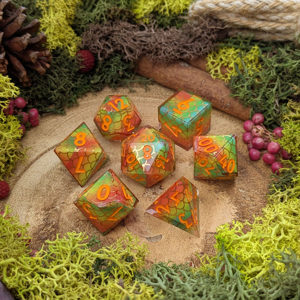 Vibrant Scale | Sharp Edge Dice - Luffleberry